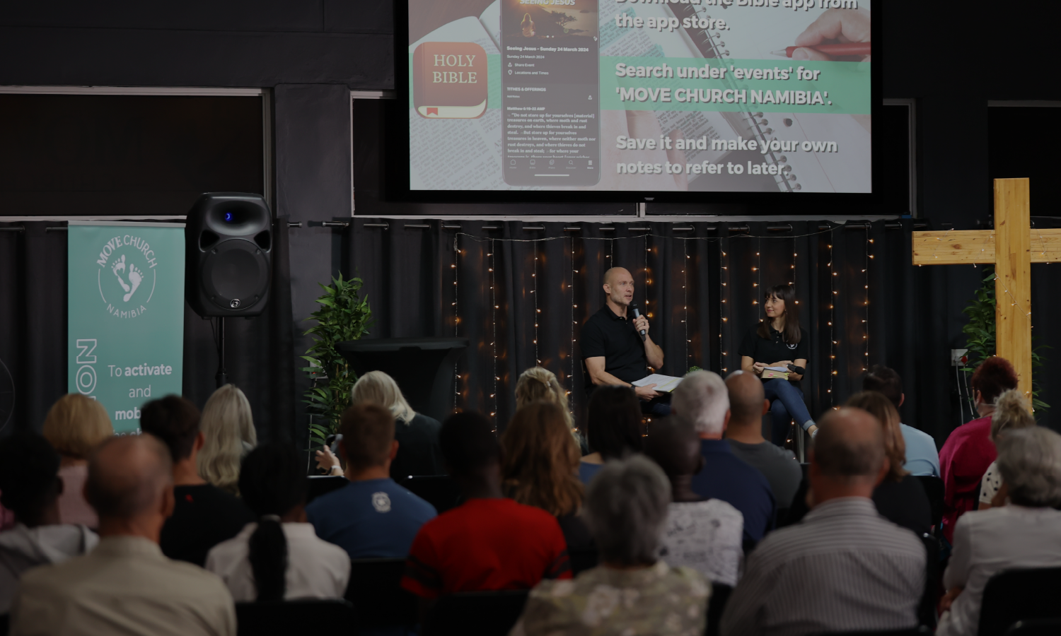 Jesus loves you - Move Church - Home